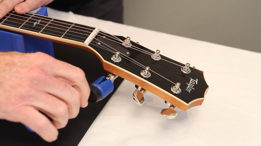 The Complete Guide to Changing Your Guitar Strings - MusicNomad ...